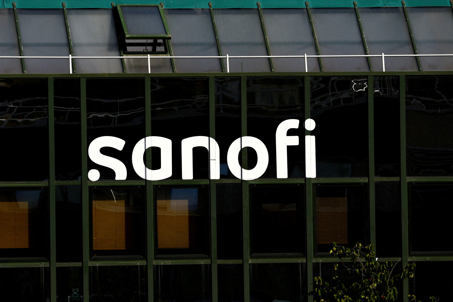 Sanofi se hunde tras no convencer con su nuevo fármaco contra la dermatitis atópica - Bolsamania.com