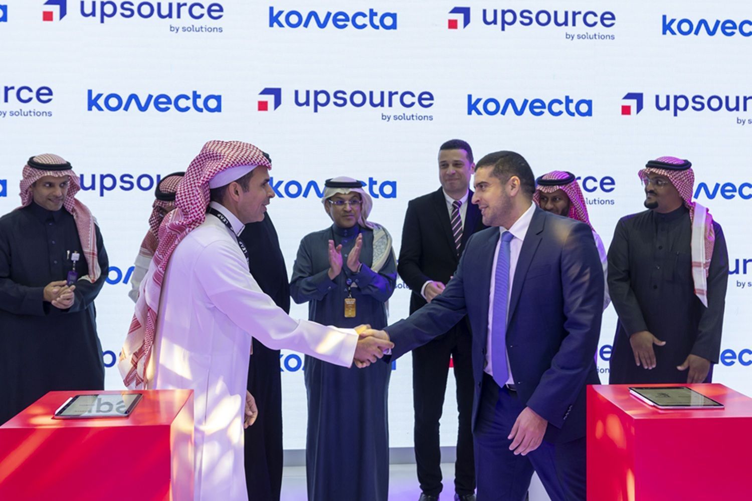 Konecta Y Upsource By Solutions Se Unen Para Ofrecer Soluciones De Cx