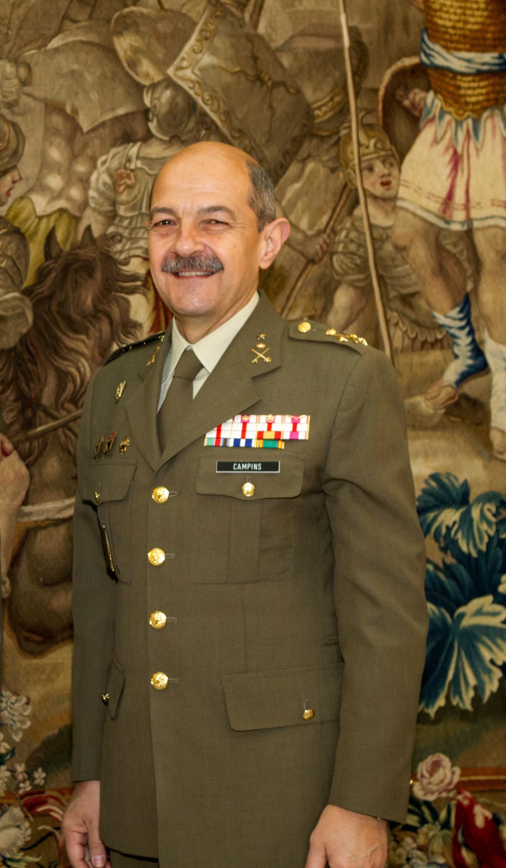 El teniente general Juan Campins, Segundo Jefe del Mando de la Fuerza ...