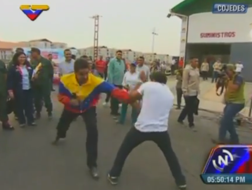 Video de Nicolás Maduro muestra su faceta como boxeador - Bolsamania.com