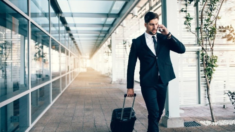 Economía/Empresas.- BizAway lanza Bizzy, su asistente de IA para ...